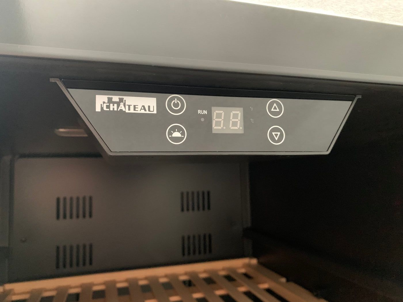 Chateau 50 Bot Wine Cabinet